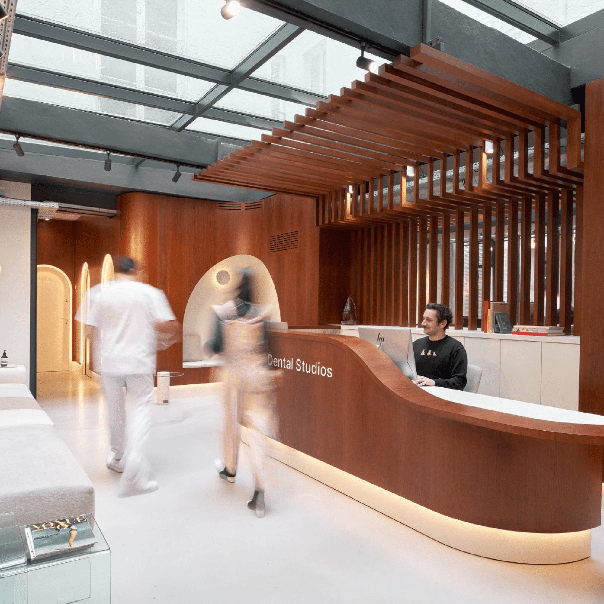 Dentistes hautement qualifiés à Paris I Paris Dental Studios